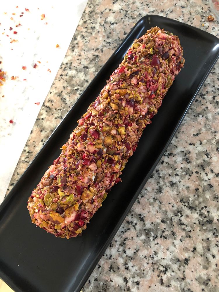 EASY CRANBERRY PISTACHIO CHEESE LOG